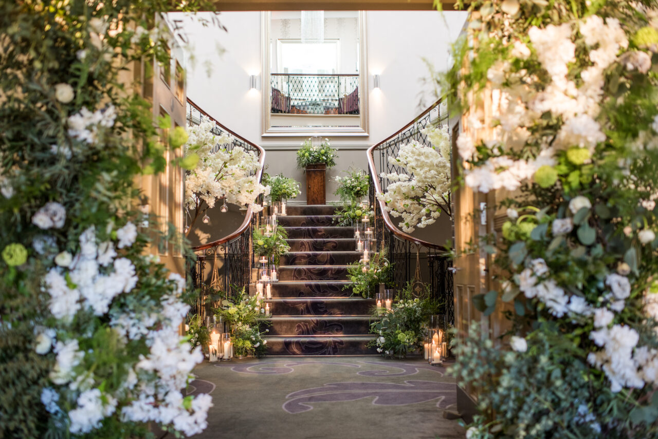5 ideas to create modern, neutral wedding styling